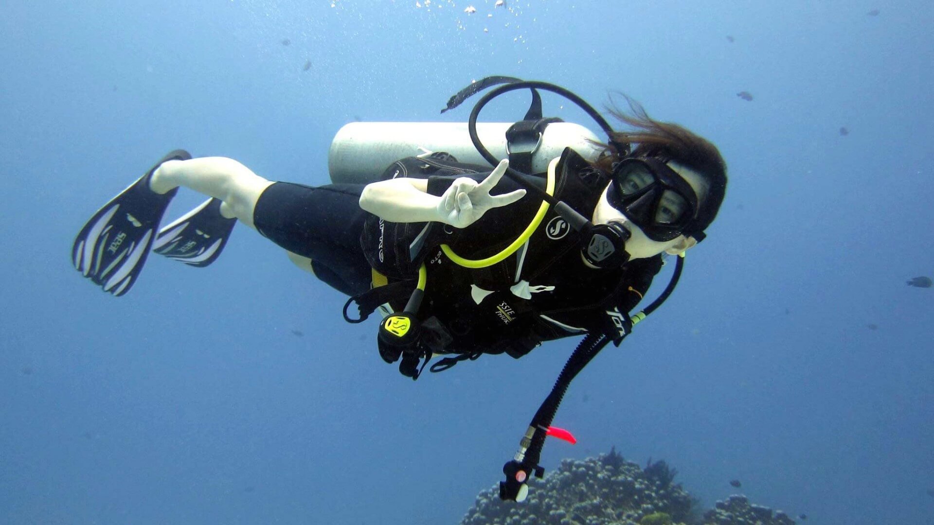 14. Peak Performance Buoyancy | Naxos Diving Center